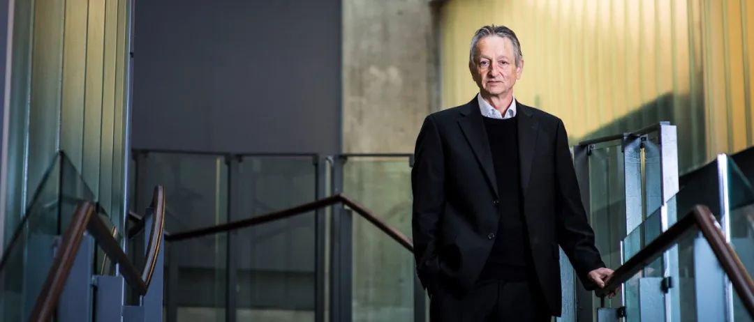 AI教父Hinton最新万字实录：AI的过去现在与未来 | 八阕