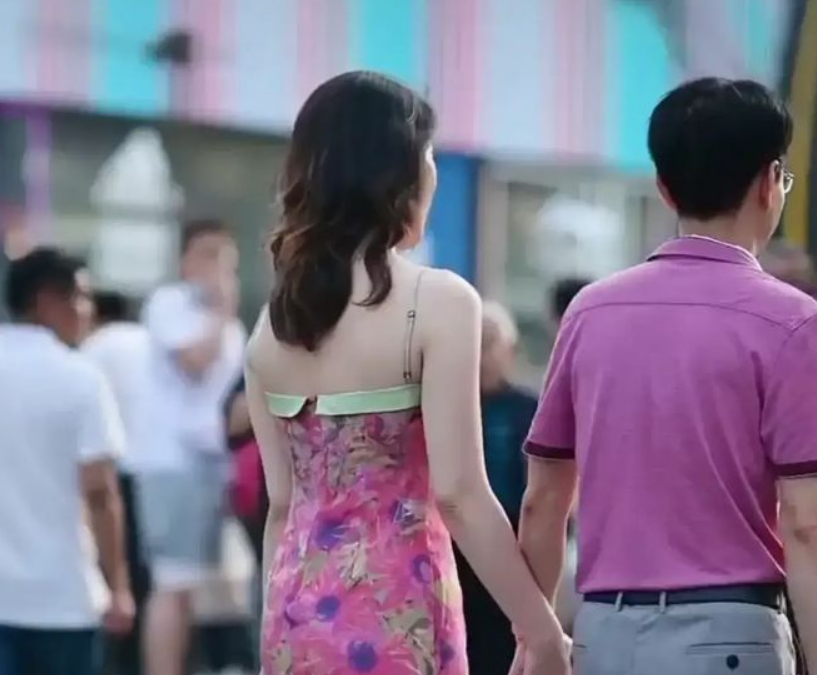 国企领导与美女意外暴露了社会矛盾 | 八阕